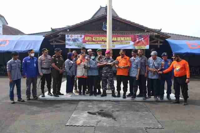 Siap Siaga Hadapi Potensi Terjadi Bencana, BPBD dan TNI Polri Gelar Apel - BEENEWS.ID